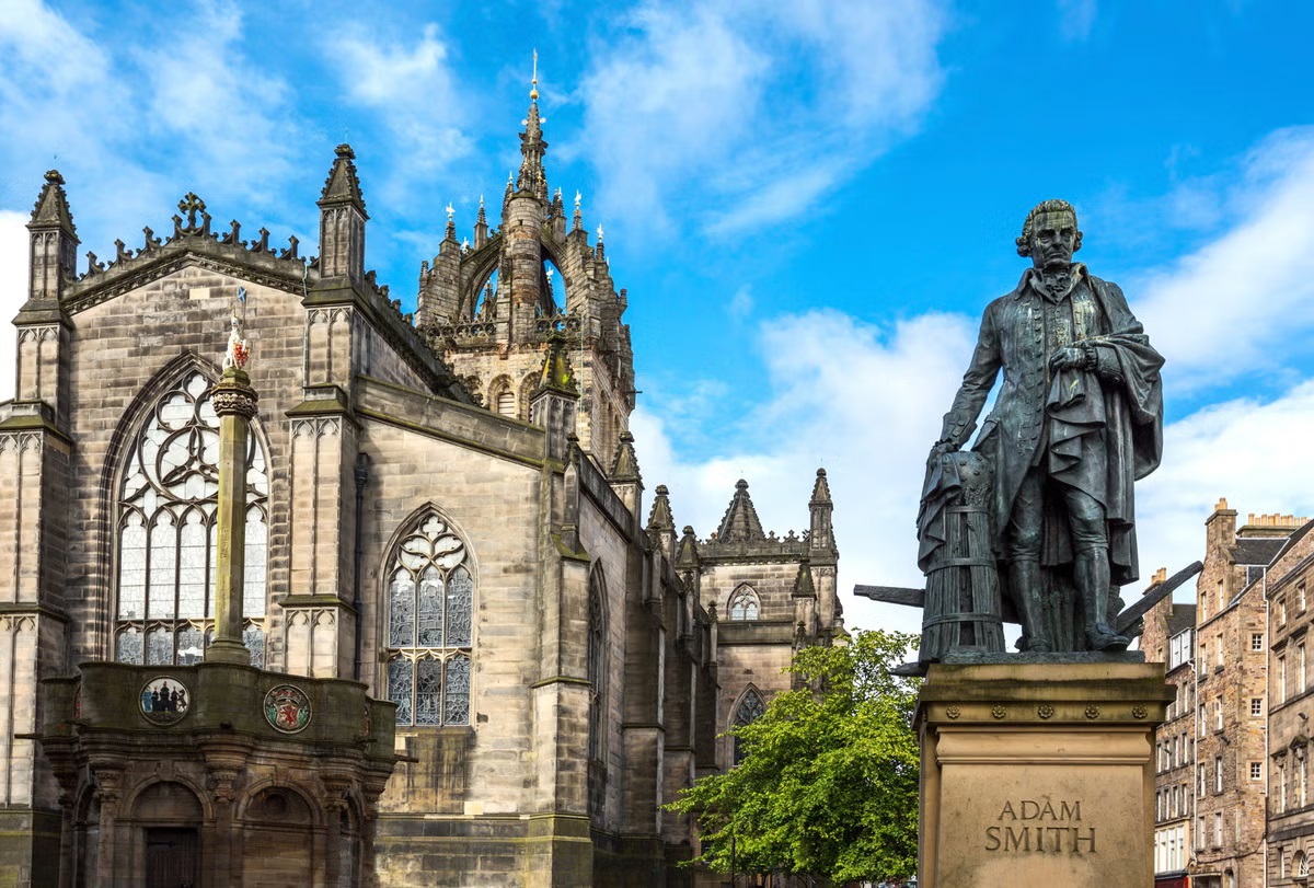 Cái bóng lớn của Adam Smith - Tuổi Trẻ Online