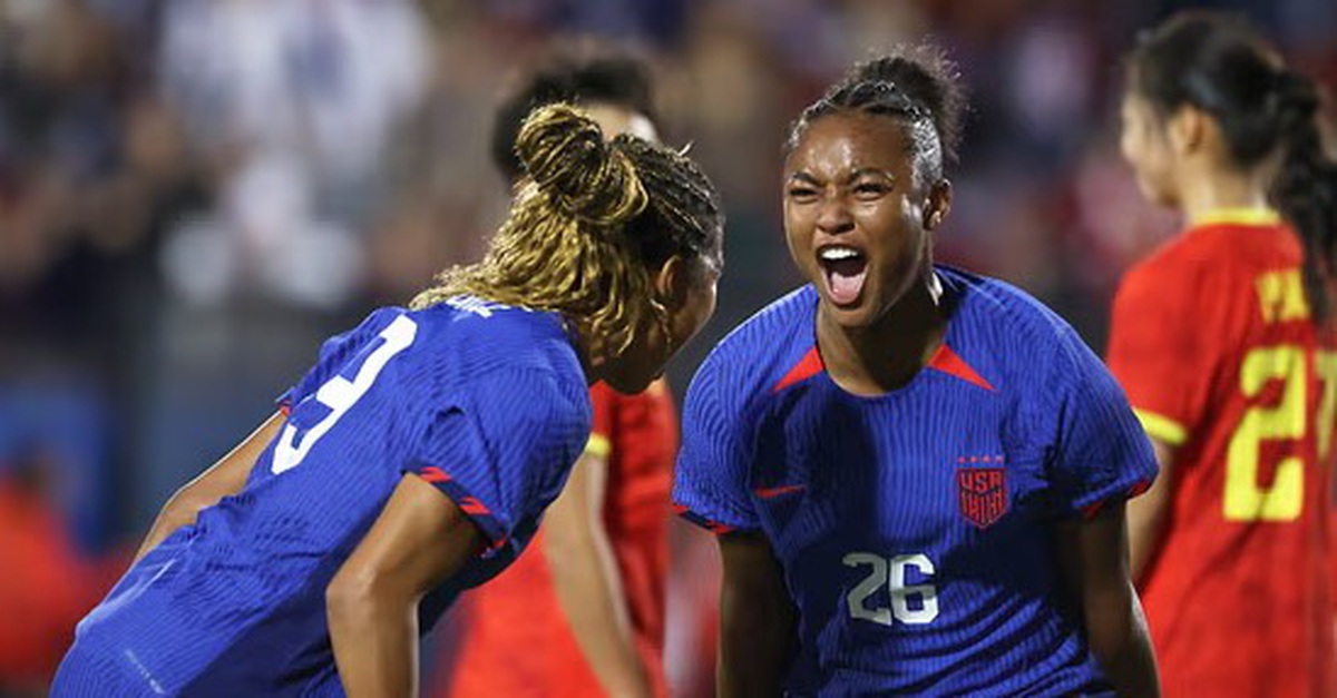 Jaedyn Shaw - nữ cầu thủ gốc Việt đầu tiên chơi cho tuyển Mỹ - Tuổi Trẻ ...