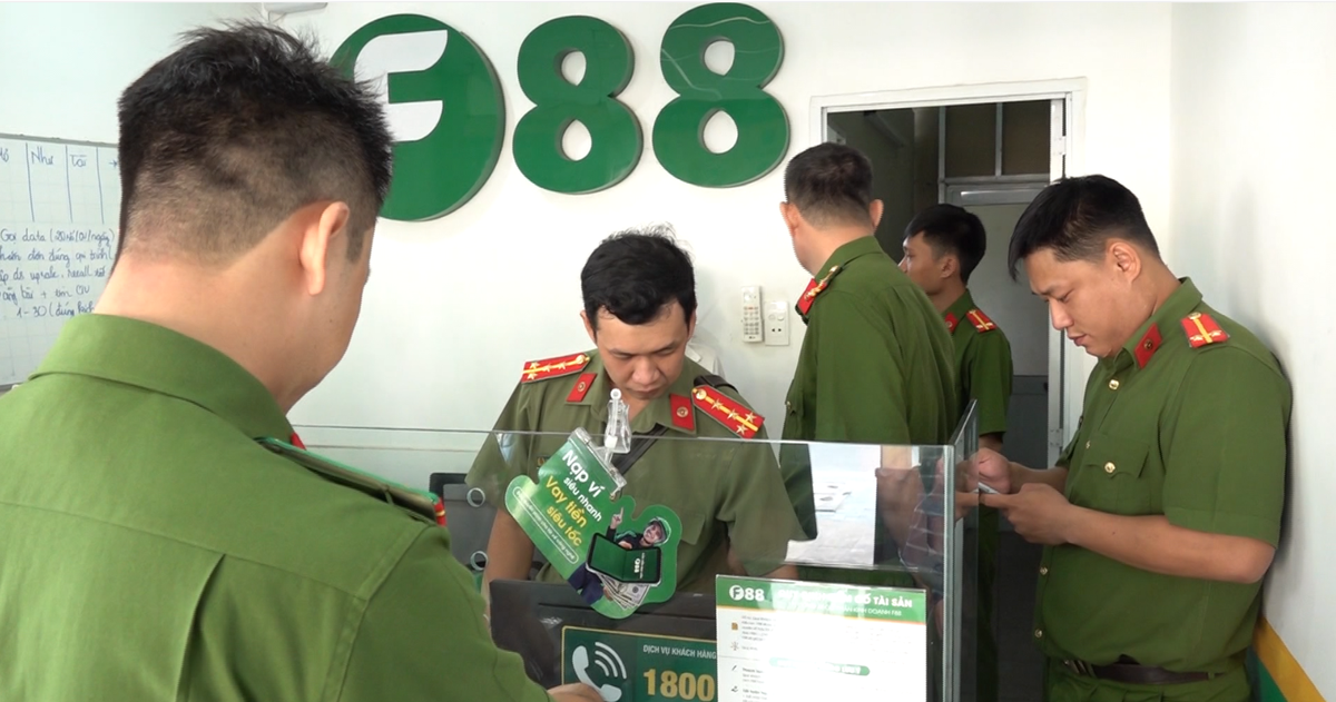 Video: Đồng loạt kiểm tra toàn bộ 20 cơ sở của Công ty F88 ở An Giang - Tuổi Trẻ Online