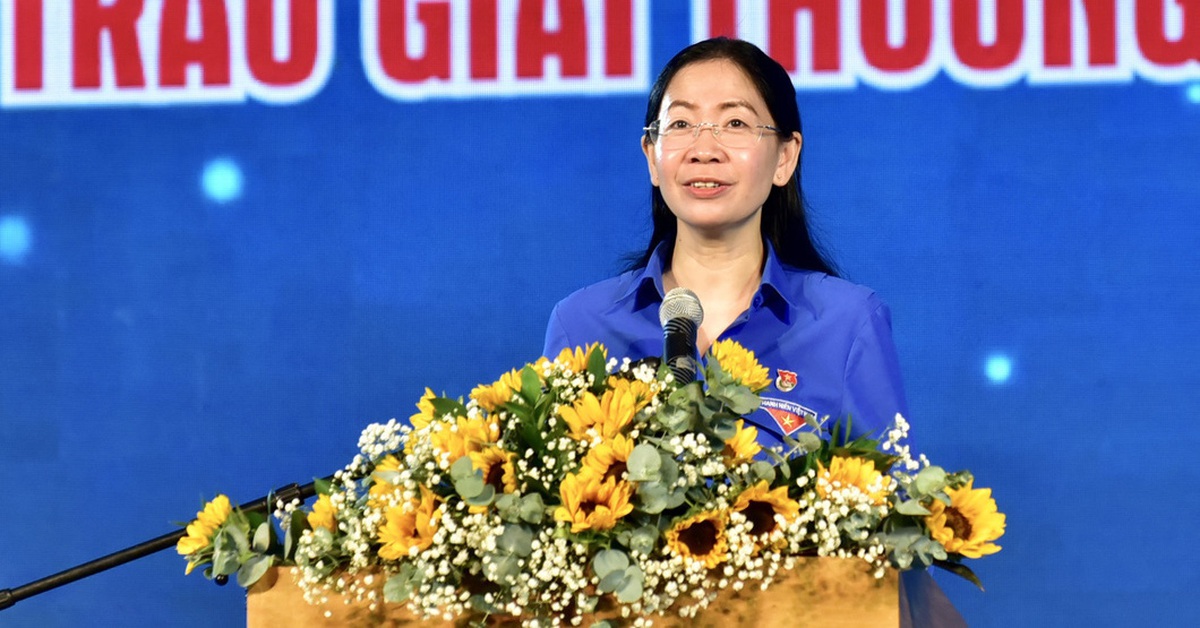 TP.HCM trao 9 giải thưởng Hồ Hảo Hớn năm 2023 - Tuổi Trẻ Online