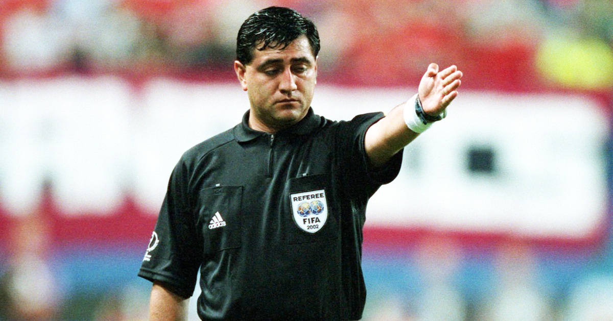 Cựu trọng tài FIFA Byron Moreno bị đánh ở giải phong trào - Tuổi Trẻ Online