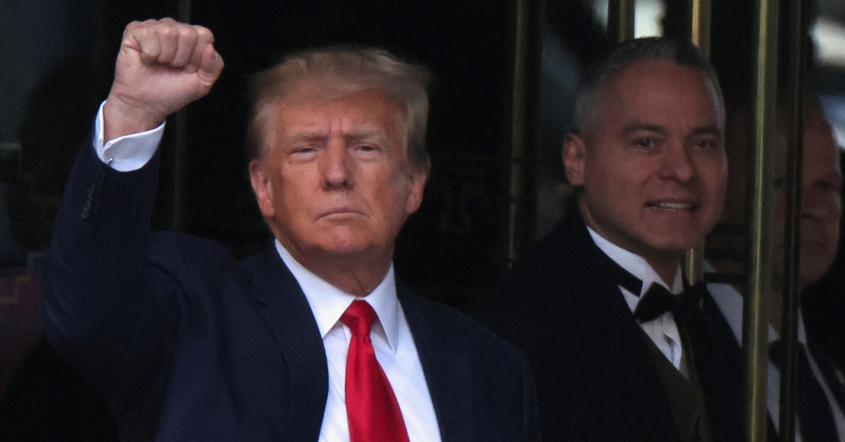 Ông Trump đến tòa sớm cả tiếng - Tuổi Trẻ Online