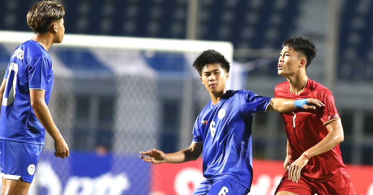 HLV Hoàng Anh Tuấn không hài lòng, muốn quên trận thắng U23 Philippines - Tuổi Trẻ Online