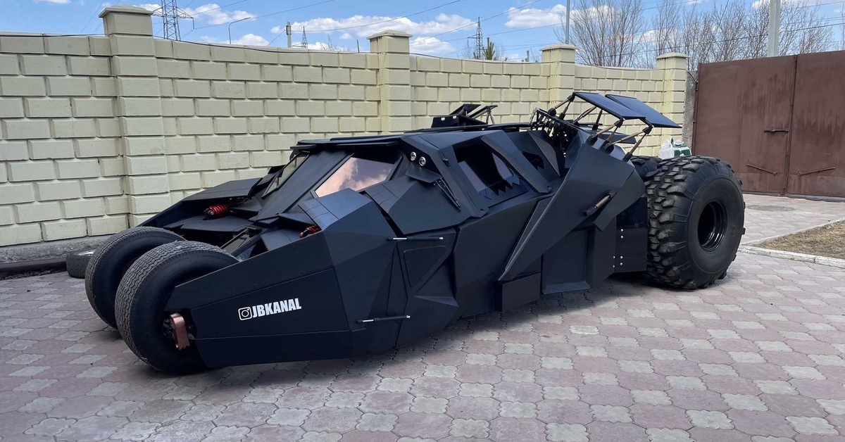Batmobile 'siêu to siêu khổng lồ': Trông rất đồ sộ nhưng thực tế chỉ ...