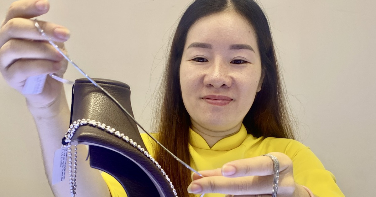 Các cửa hàng vàng SJC Đà Nẵng đã mở bán trở lại sau nhiều tuần đóng cửa ...
