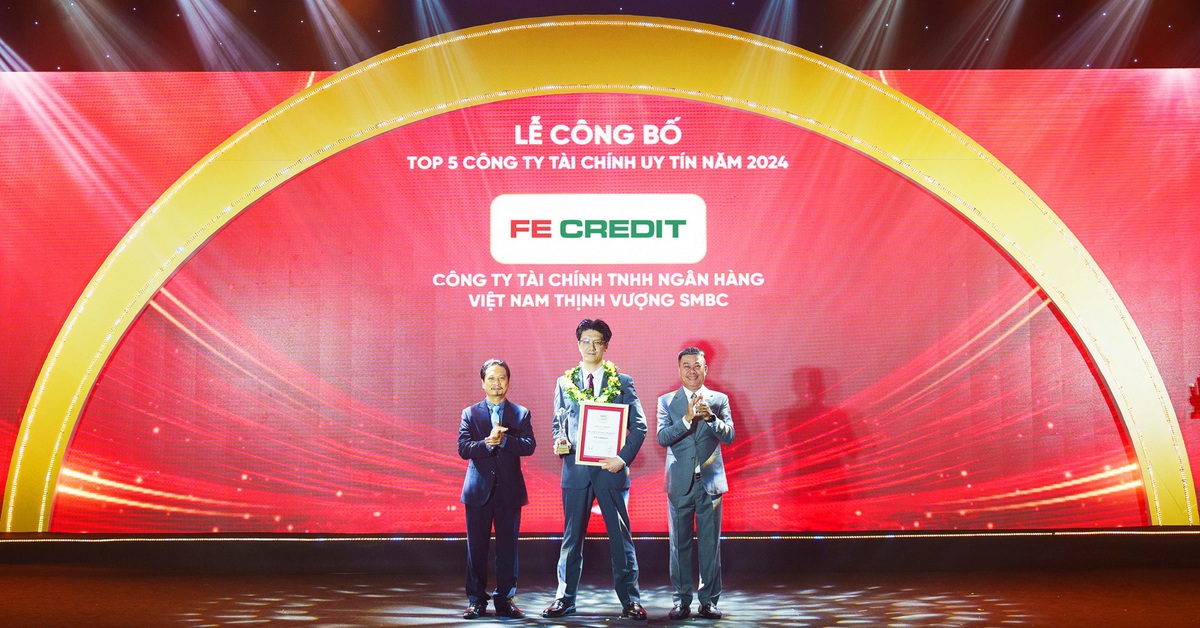 FE CREDIT nhận giải thưởng Top 5 công ty uy tín ngành tài chính - Tuổi ...