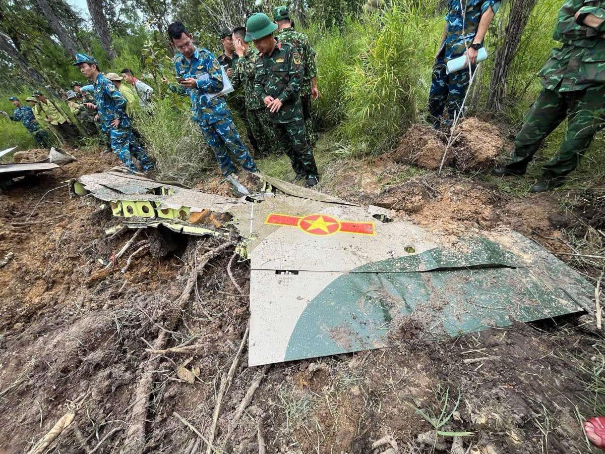 Máy bay Yak-130 đã rơi trong Vườn quốc gia Yok Đôn - Tuổi Trẻ Online
