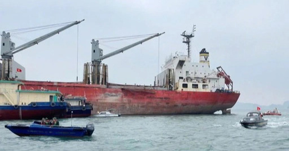 Chìm tàu chở khách ở vịnh Bái Tử Long, 2 người mất tích - Tuổi Trẻ Online