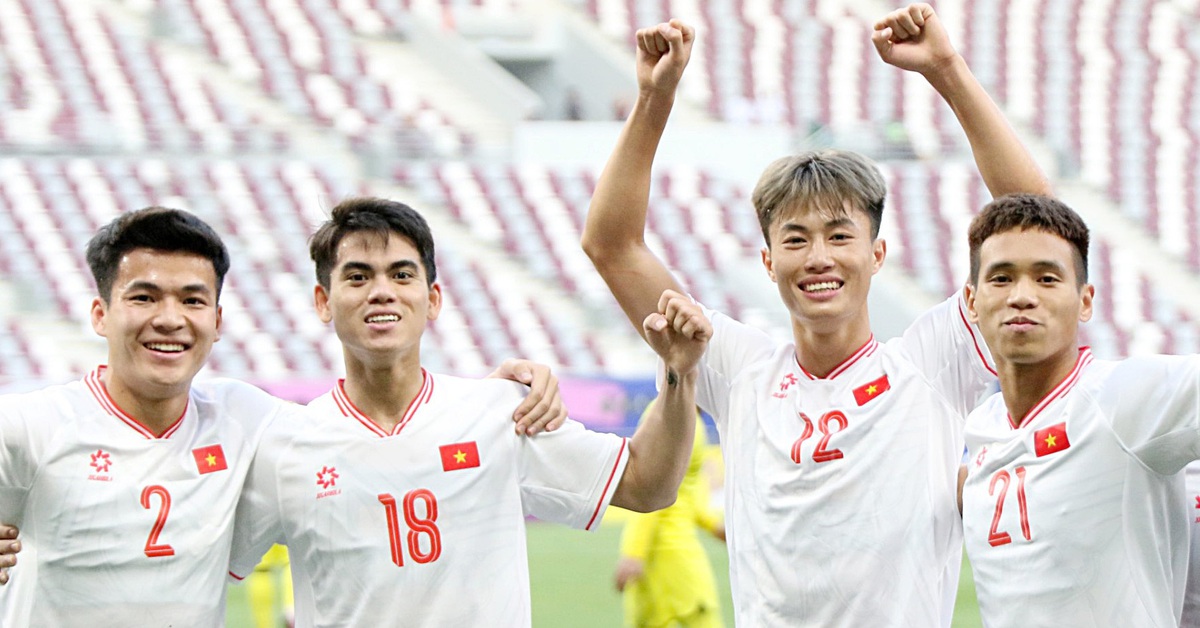 Khuất Văn Khang sau khi ghi siêu phẩm: 'Bóng đá không nói trước được điều gì' - Tuổi Trẻ Online