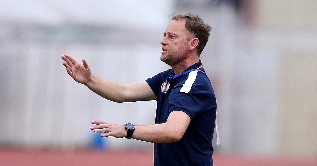 HLV Alexandre Polking có mặt tại Việt Nam, chuẩn bị dẫn dắt Công An Hà ...