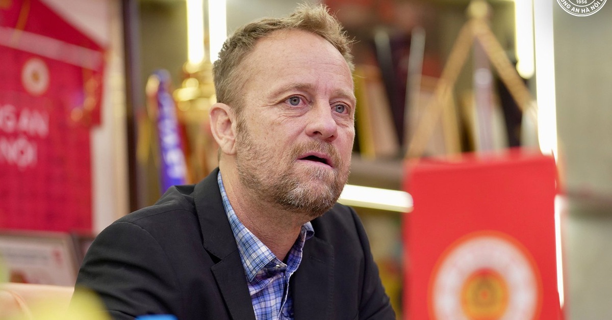 HLV Alexandre Polking chính thức dẫn dắt CLB Công An Hà Nội - Tuổi Trẻ ...