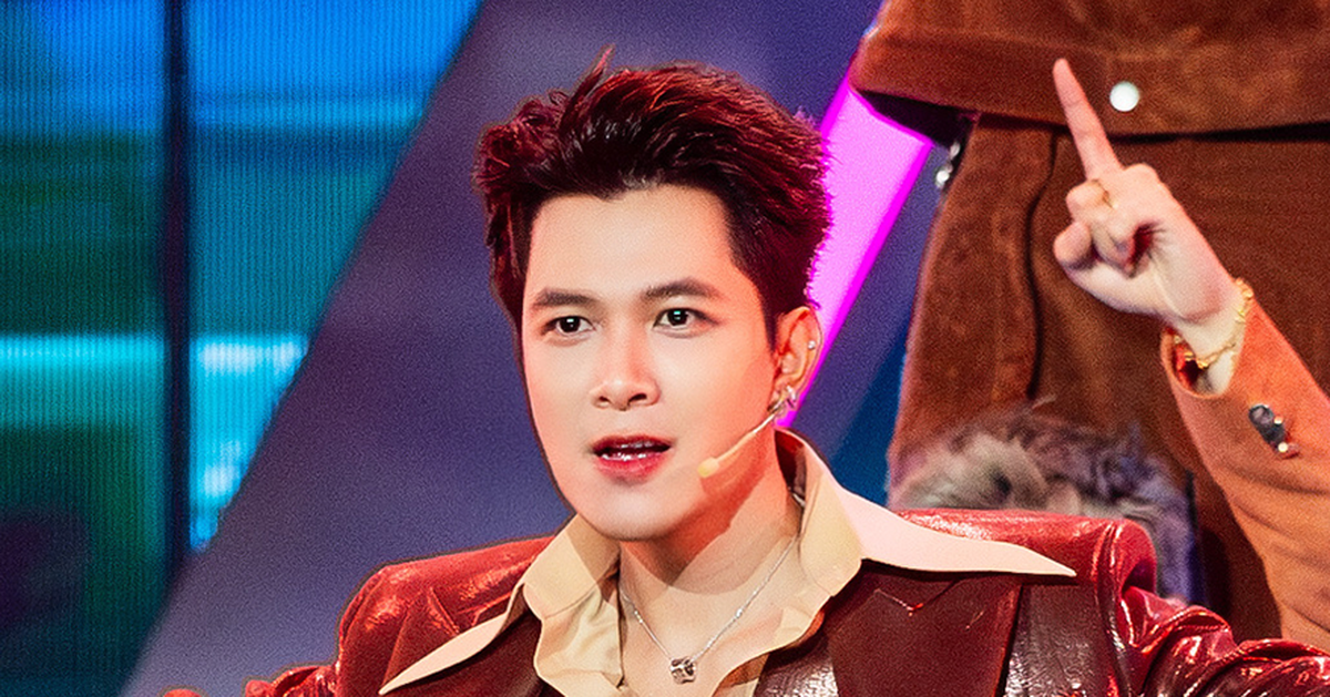 Anh Tú Atus, Isaac chiếm sóng, Anh trai say hi chào sân quá dài - Tuổi Trẻ Online