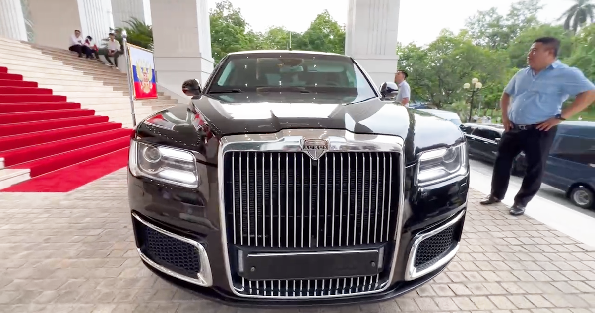 Cận cảnh siêu xe Aurus Senat phục vụ Tổng thống Nga Putin tại Hà Nội ...