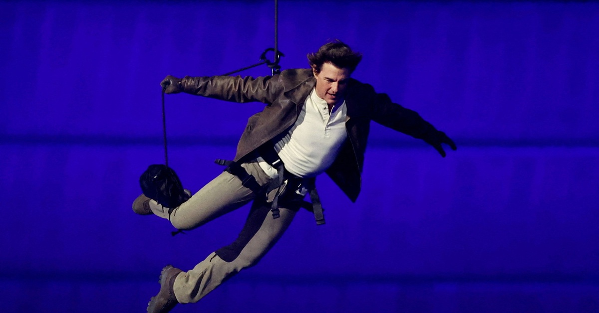 Tom Cruise đu dây như Mission: Impossible tại lễ bế mạc Olympic 2024 ...