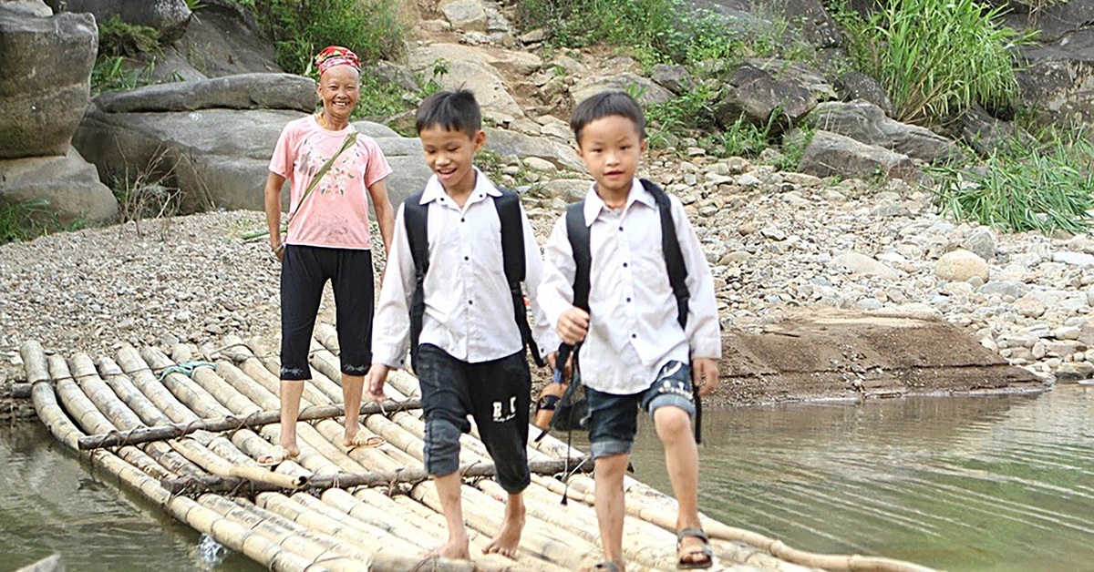Khát vọng đến trường: Nhìn các em đi học mà thương - Tuổi Trẻ Online