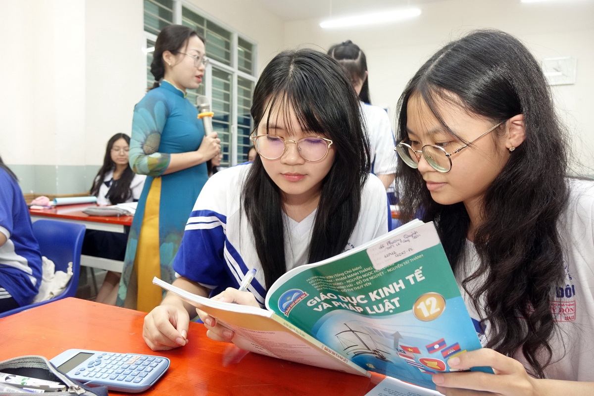Ôn thi tốt nghiệp THPT 2025 ra sao, có nên thi thử? - Tuổi Trẻ Online