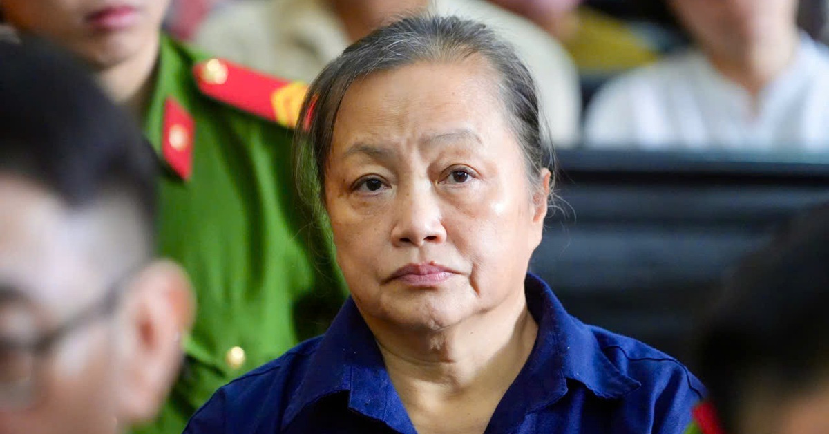 Cựu phó giám đốc Sở KH&ĐT TP.HCM Trần Thị Bình Minh bị đề nghị 7-8 năm tù - Tuổi Trẻ Online