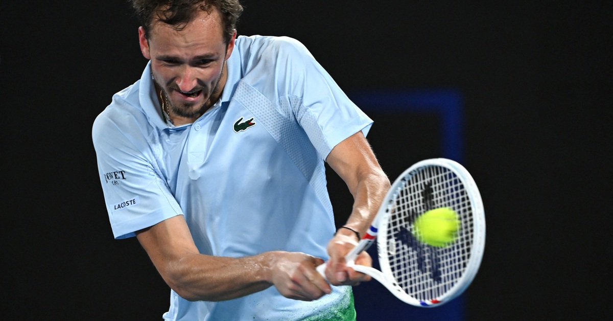 Daniil Medvedev bị phạt tiền tỉ sau khi thua tay vợt gốc Việt Learner ...