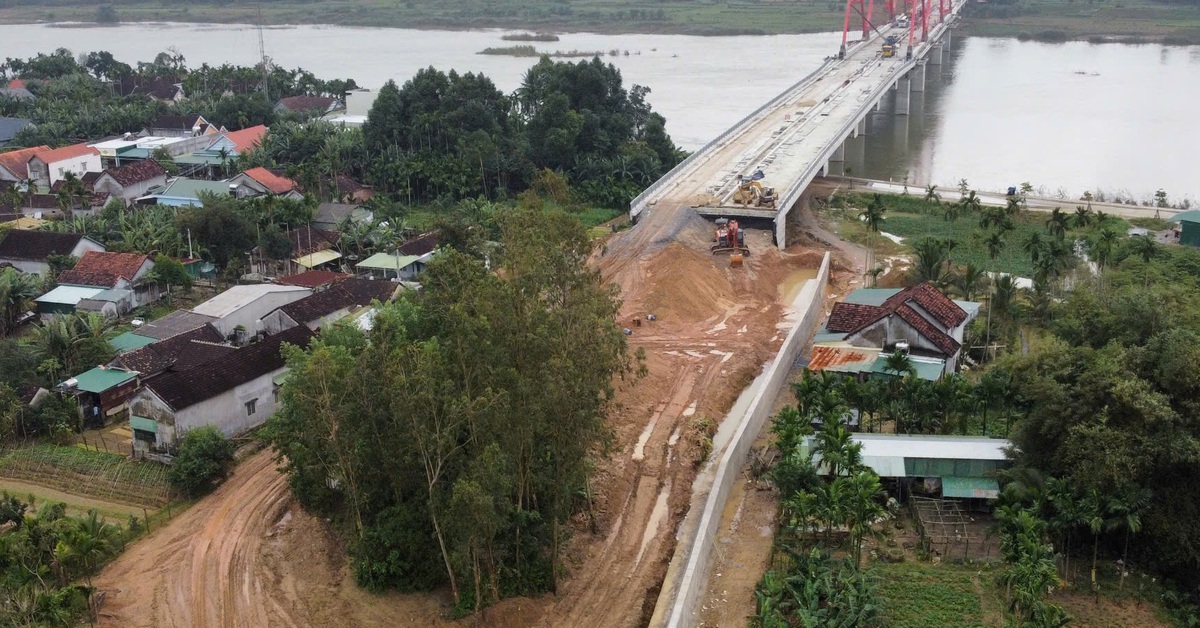 Cưỡng chế khu đất khiến cầu Trà Khúc 3 'đứng bánh' - Tuổi Trẻ Online