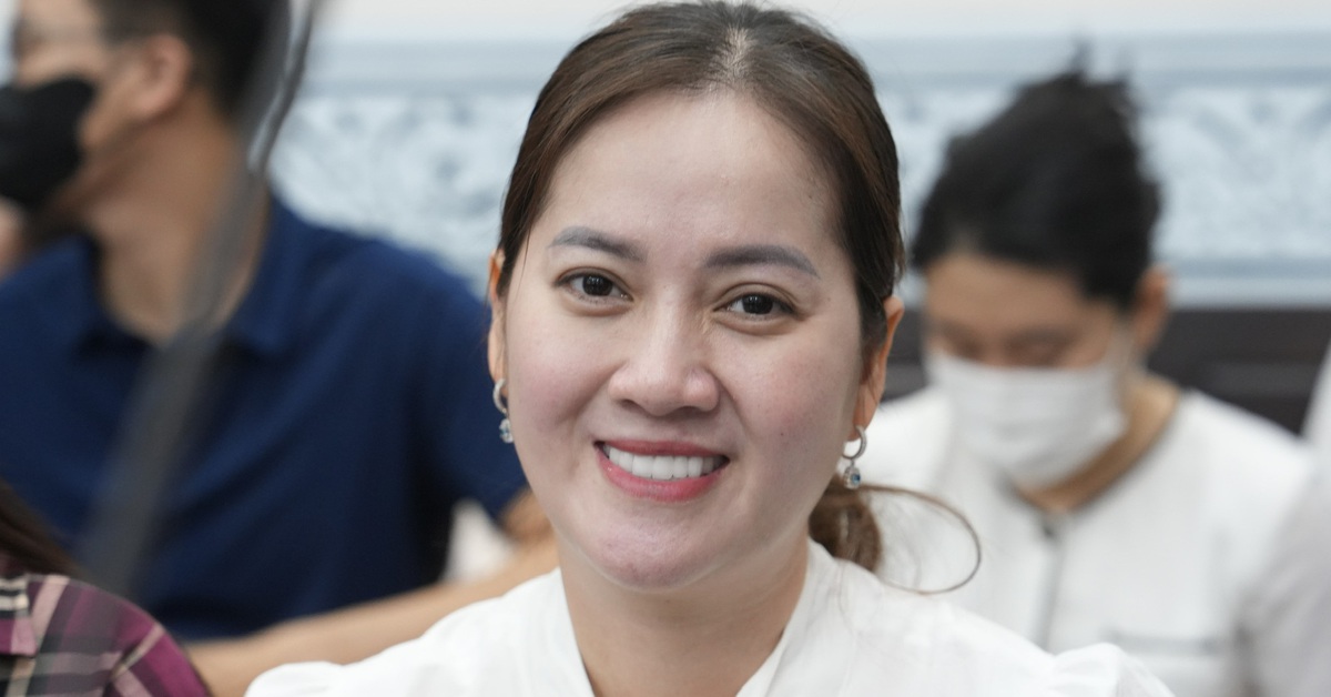 Em gái cố nghệ sĩ Vũ Linh nói anh trai không làm giấy tờ khai sinh cho Hồng Loan - Tuổi Trẻ Online