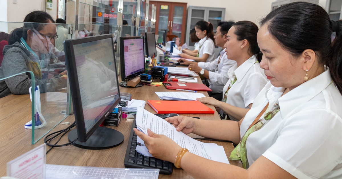 Quảng Trị phê duyệt thang đo để dân chấm điểm cán bộ, công chức - Tuổi ...