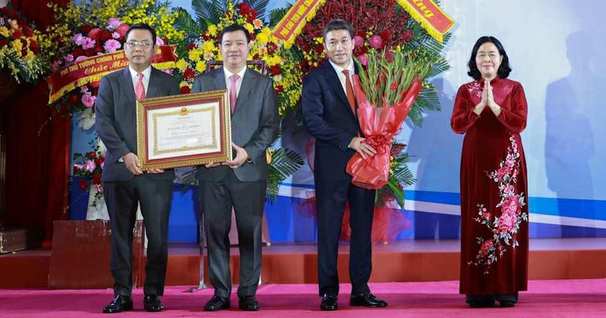 Liên hiệp các tổ chức hữu nghị Việt Nam đón nhận Huân chương Lao động ...