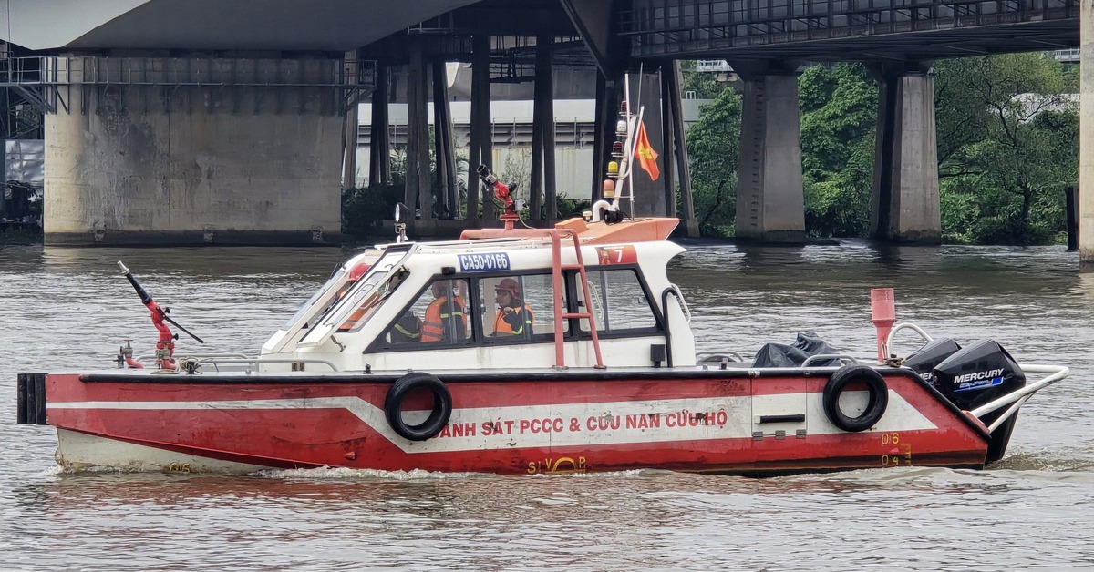 Phát hiện thi thể trên sông ở Thanh Đa, nghi là tài xế taxi dùng dao tự ...