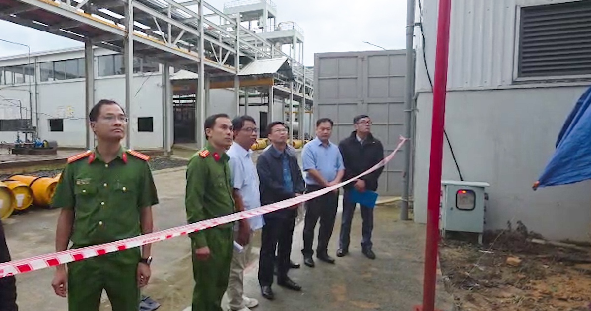 Hiện trường vụ nổ bồn chứa axit tại Tân Rai làm 2 công nhân tử vong ...