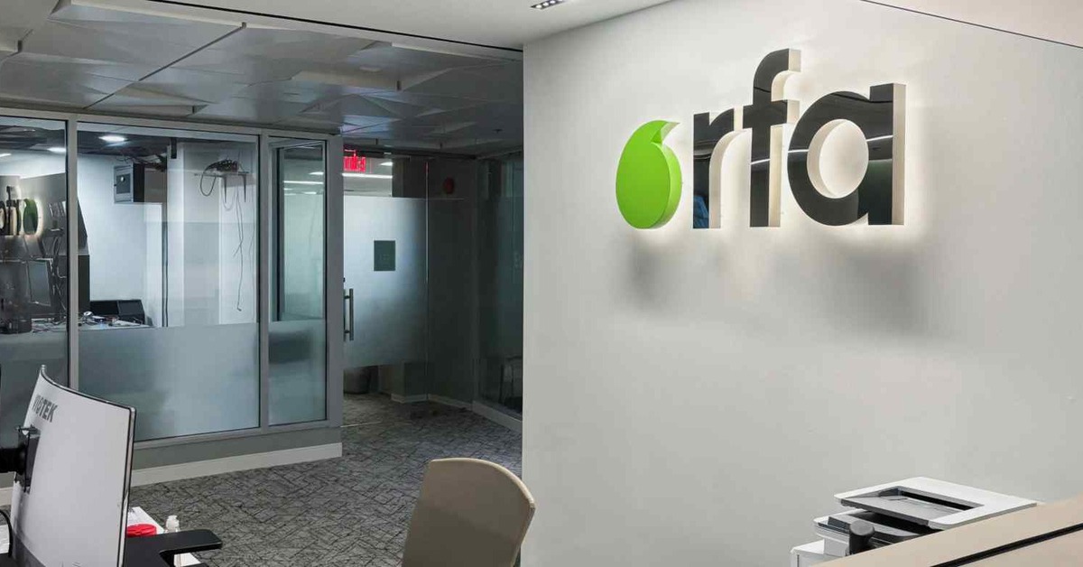 Đài RFA cho nhân viên nghỉ việc vì hết tiền, nói sẽ kiện Nhà Trắng ...