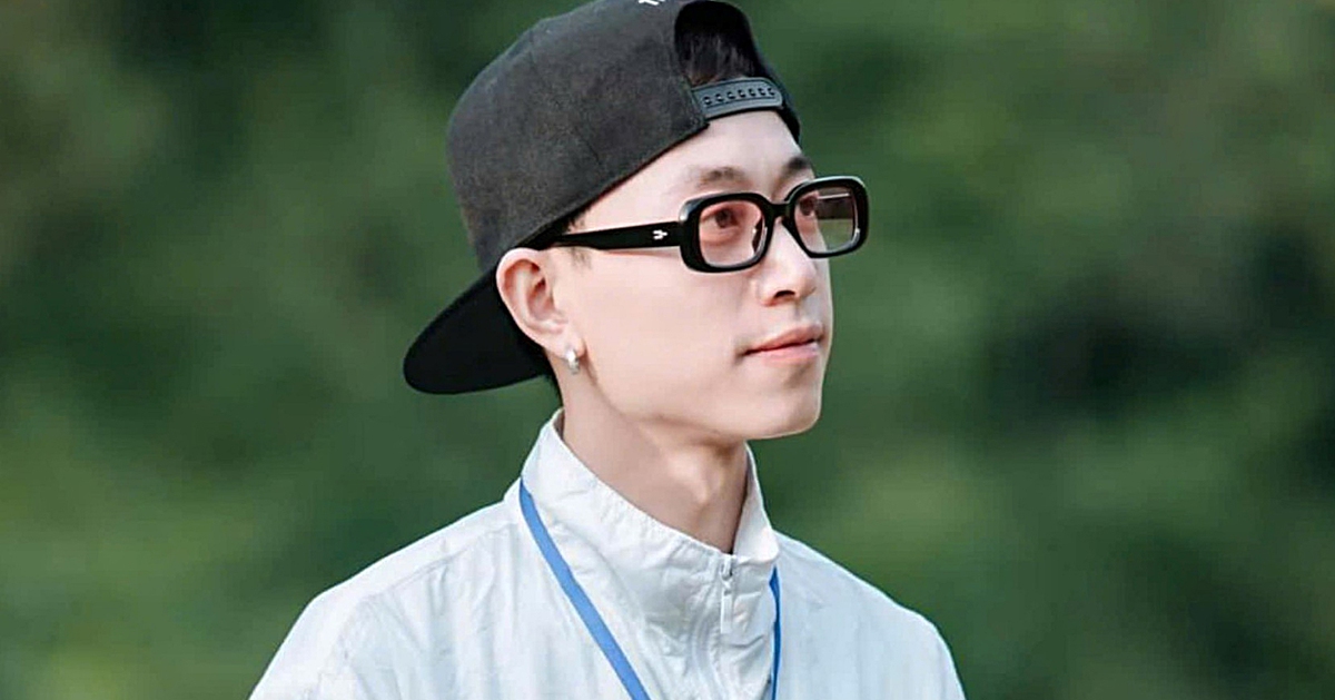 Rapper Double 2T mang ánh điện đến nơi học sinh chân trần, lấm lem bùn ...