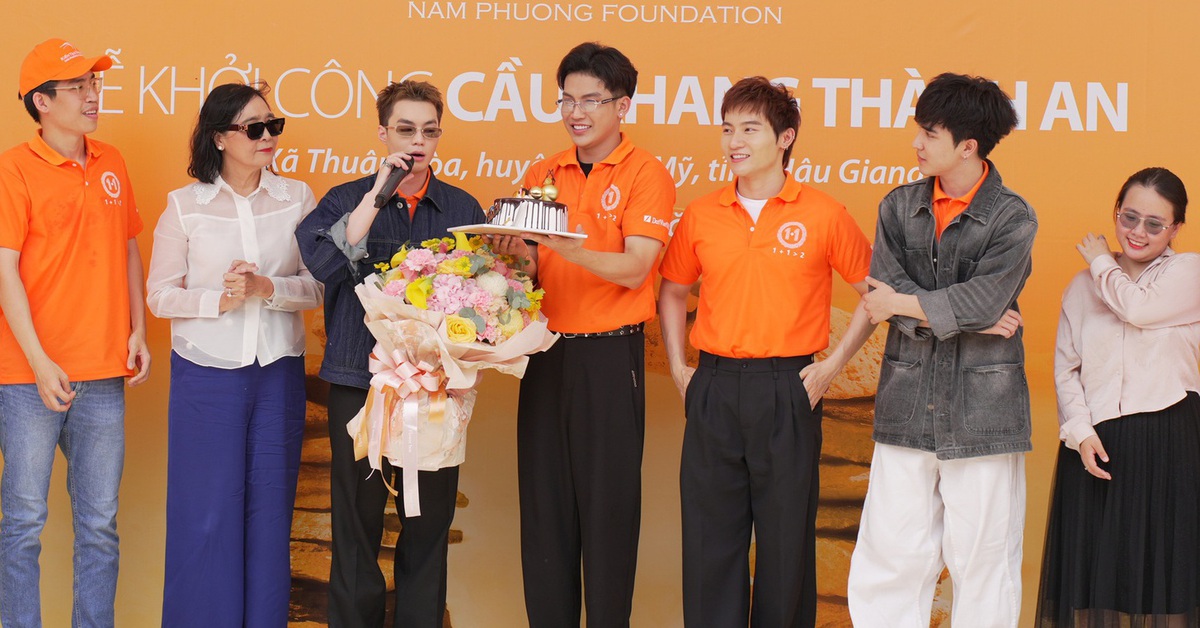 Fan Rapper Negav và Quỹ Nam Phương tặng bà con cầu Khang Thành An ...