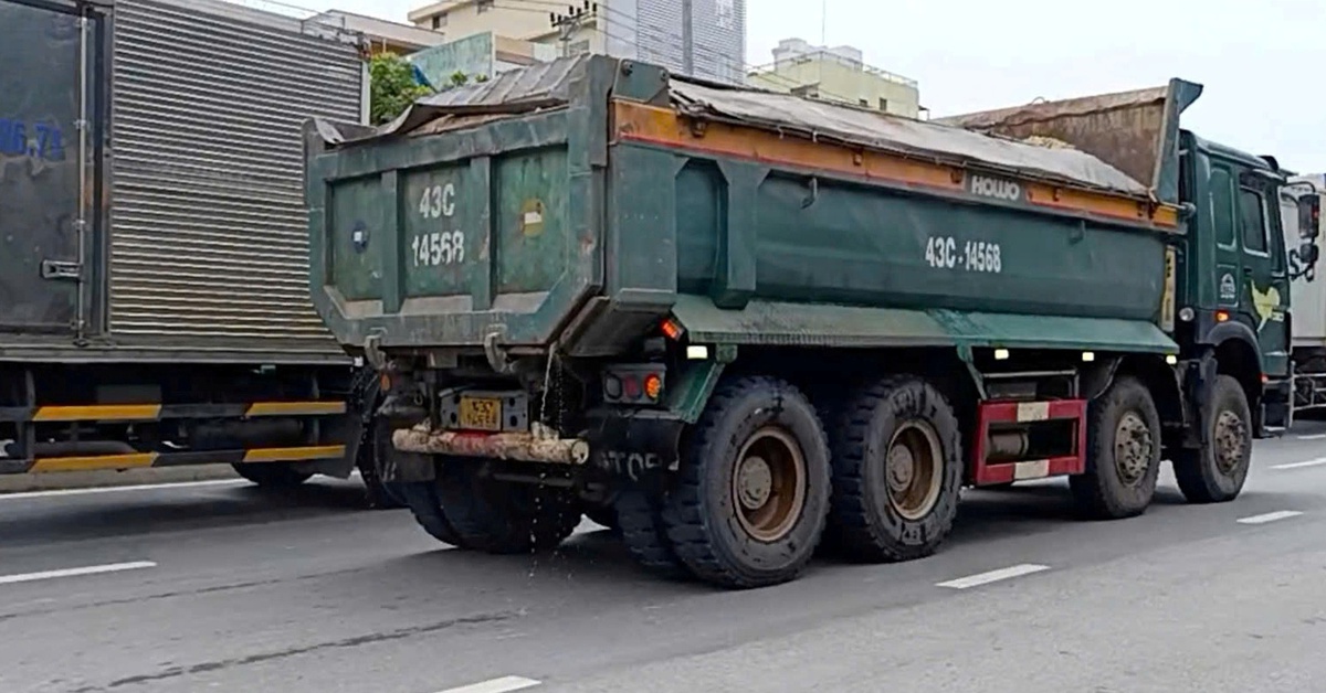 Bùn, đất nhem nhuốc trên đường phố Đà Nẵng: Cảnh sát ‘tuýt còi’ loạt xe ...