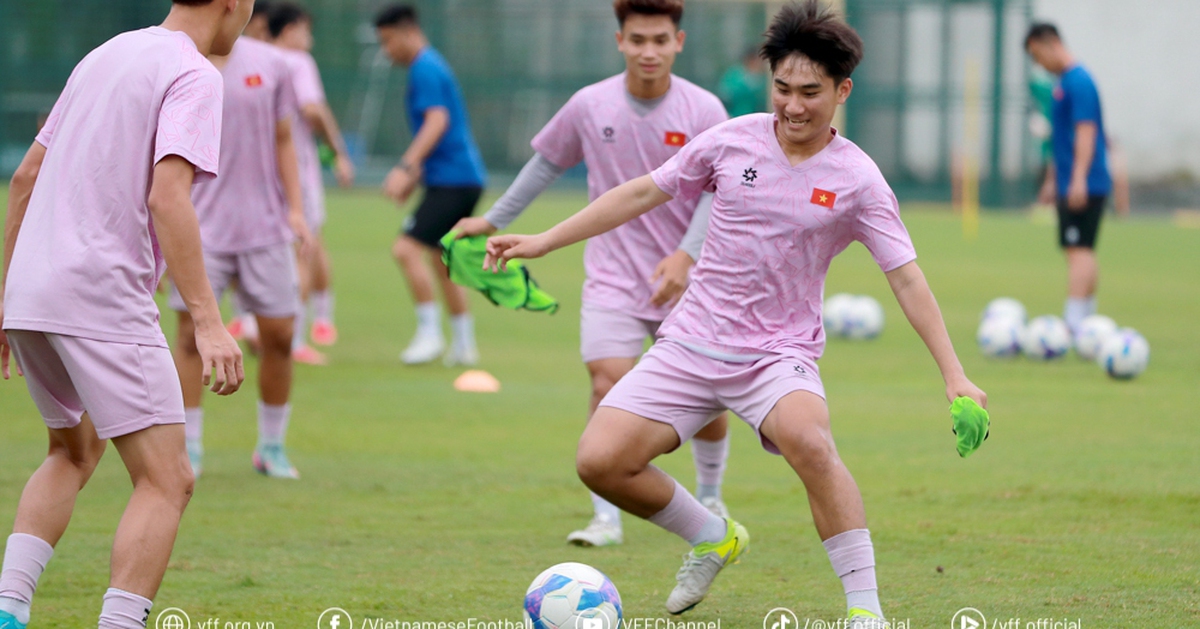 U16 Việt Nam lên đường sang Trung Quốc đấu đội chủ nhà - Tuổi Trẻ Online