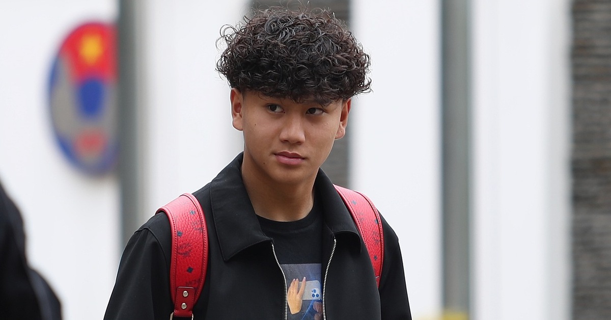 Cầu thủ Việt kiều Bùi Alex hội quân cùng U22 Việt Nam - Tuổi Trẻ Online