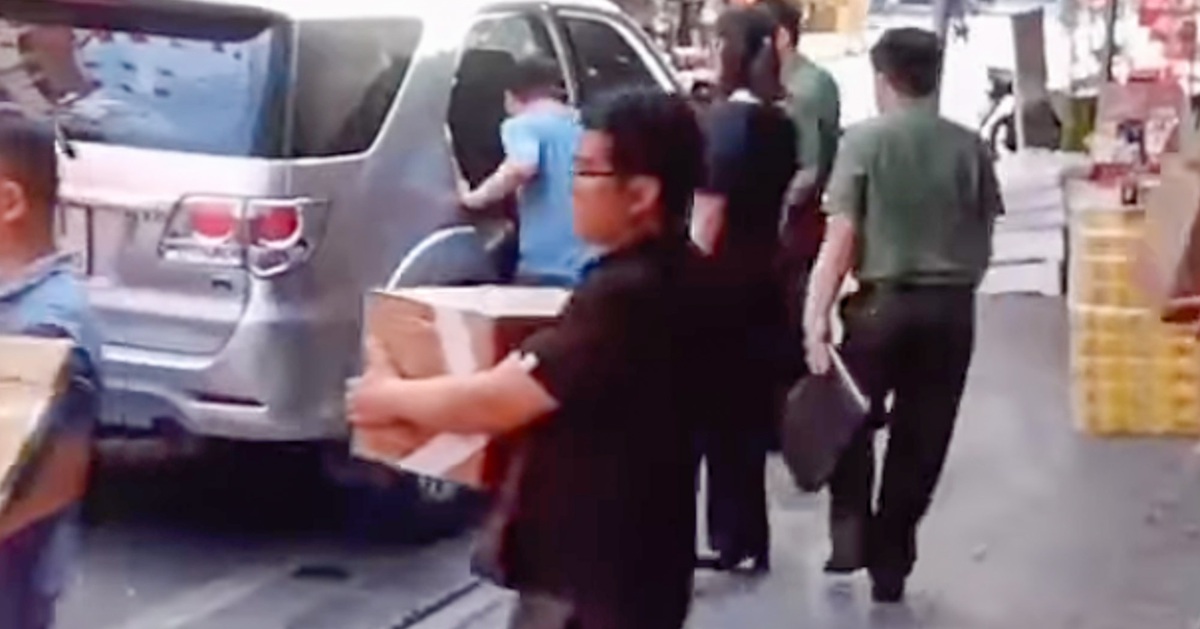 Khám xét nhà TikToker Lê Việt Hùng, thu giữ nhiều tài liệu - Tuổi Trẻ Online