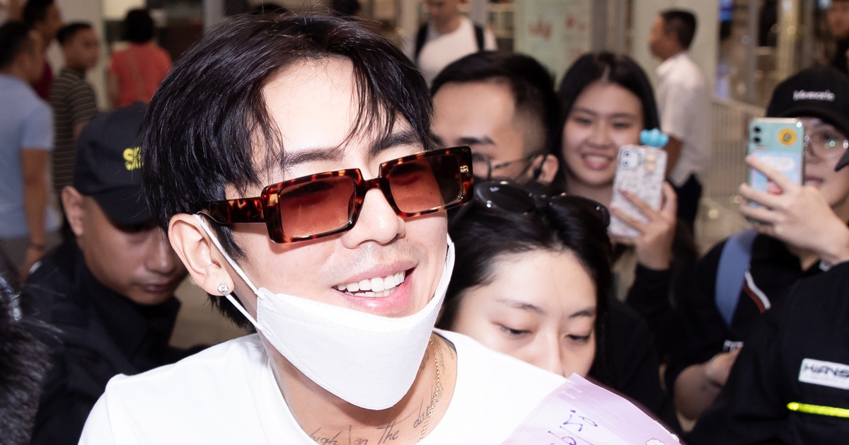 'Nam thần' DPR Ian hôn gió, làm trái tim nức lòng fan Việt - Tuổi Trẻ ...