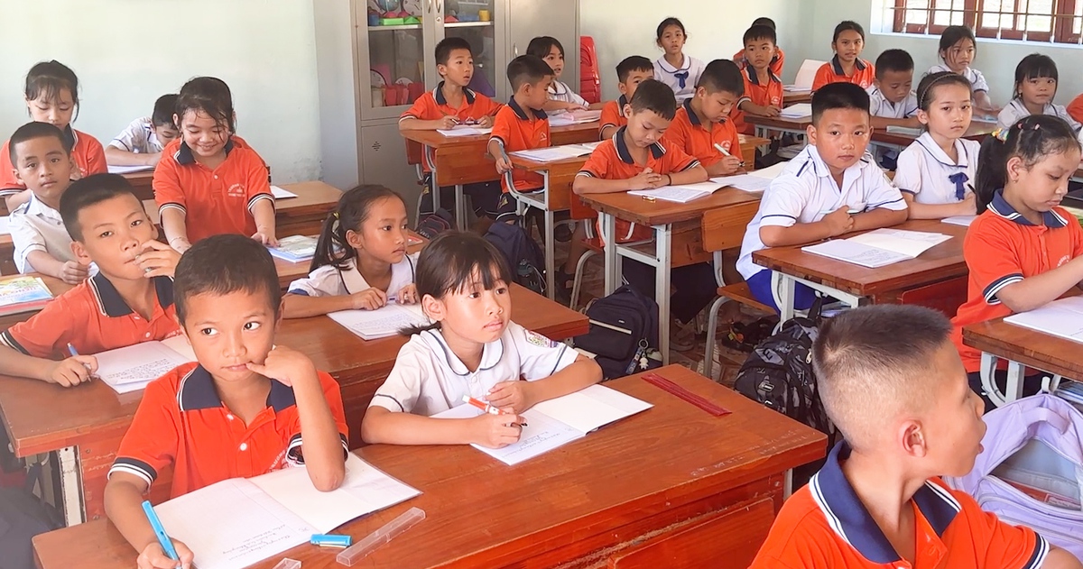 Chính quyền Nghệ An tạm dừng sáp nhập trường, phụ huynh cho con em đi ...