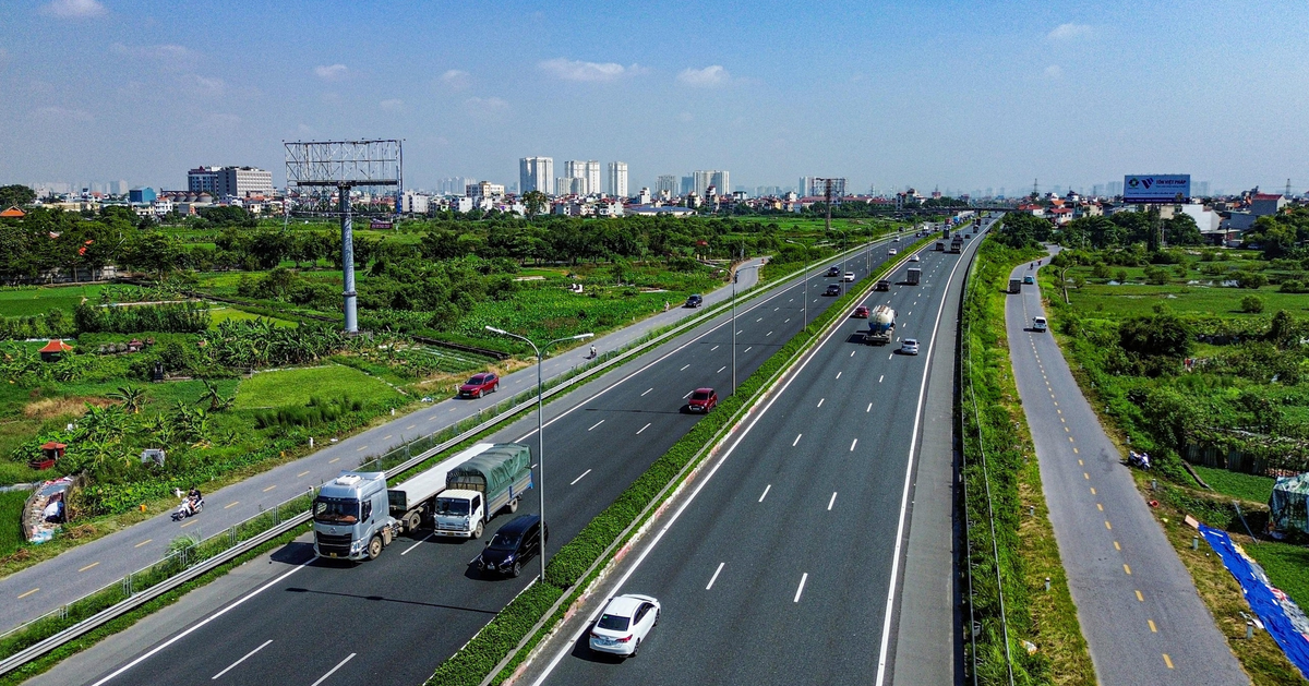 Chính thức cấm xe tải, xe khách trên 29 chỗ chạy làn 1 trên hai cao tốc - Tuổi Trẻ Online