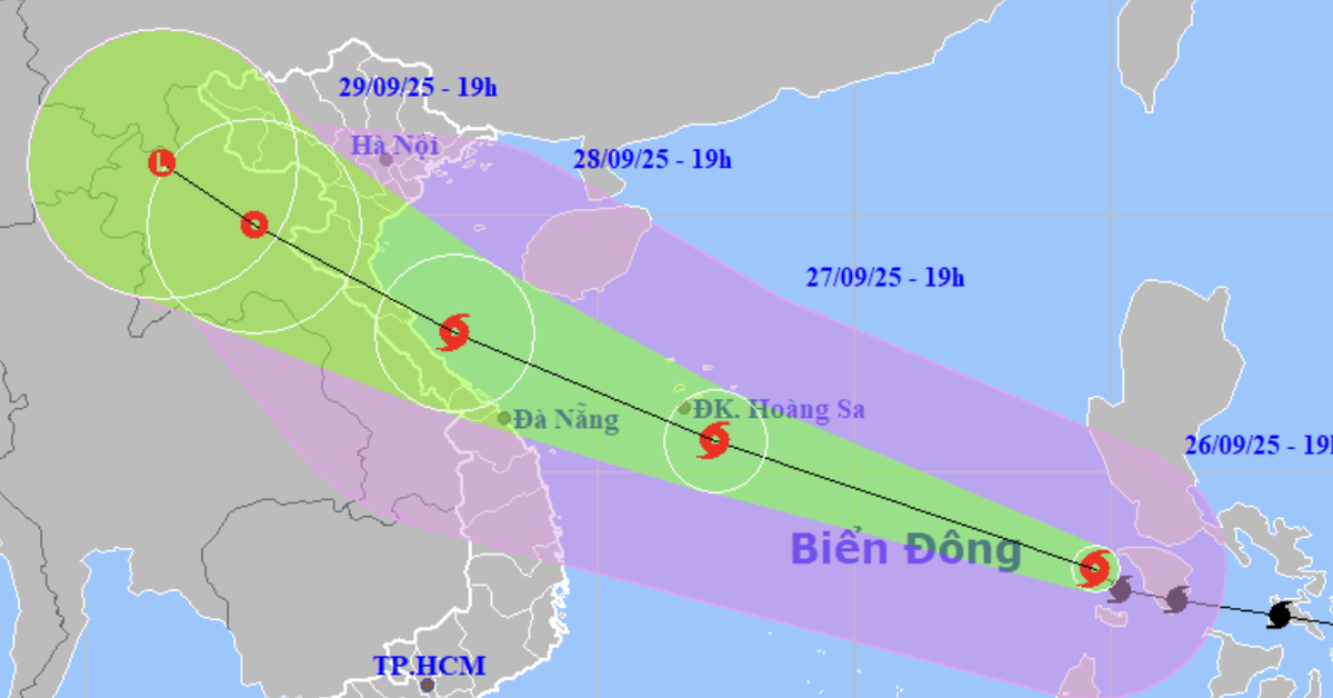 Bão Bualoi vừa vào Biển Đông, dự báo đổ bộ Thanh Hóa - Quảng Trị đêm 28 ...