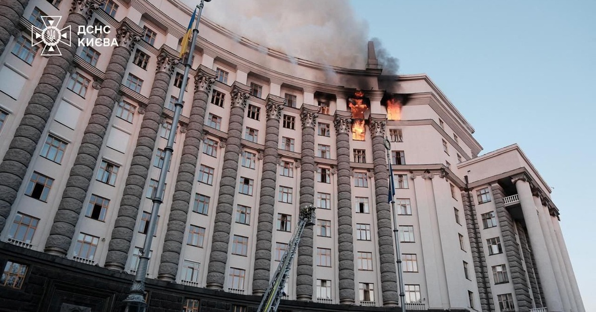 Ukraine bàn chuyện tòa nhà Chính phủ trúng tên lửa Nga với ông Rubio - Tuổi Trẻ Online