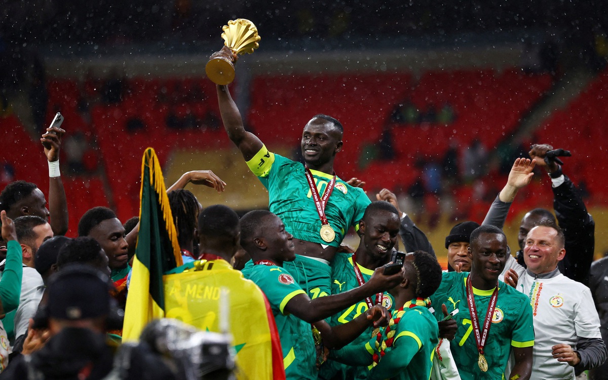 Tuyển Senegal được thưởng tiền tỉ và đất ven biển sau chức vô địch ...