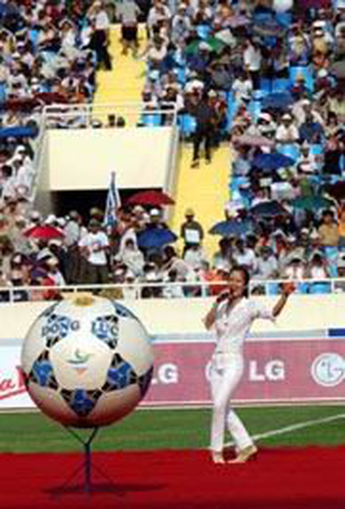 Ca khúc chính thức của SEA Games 22: Cần một giọng hát "nhiều lửa ...