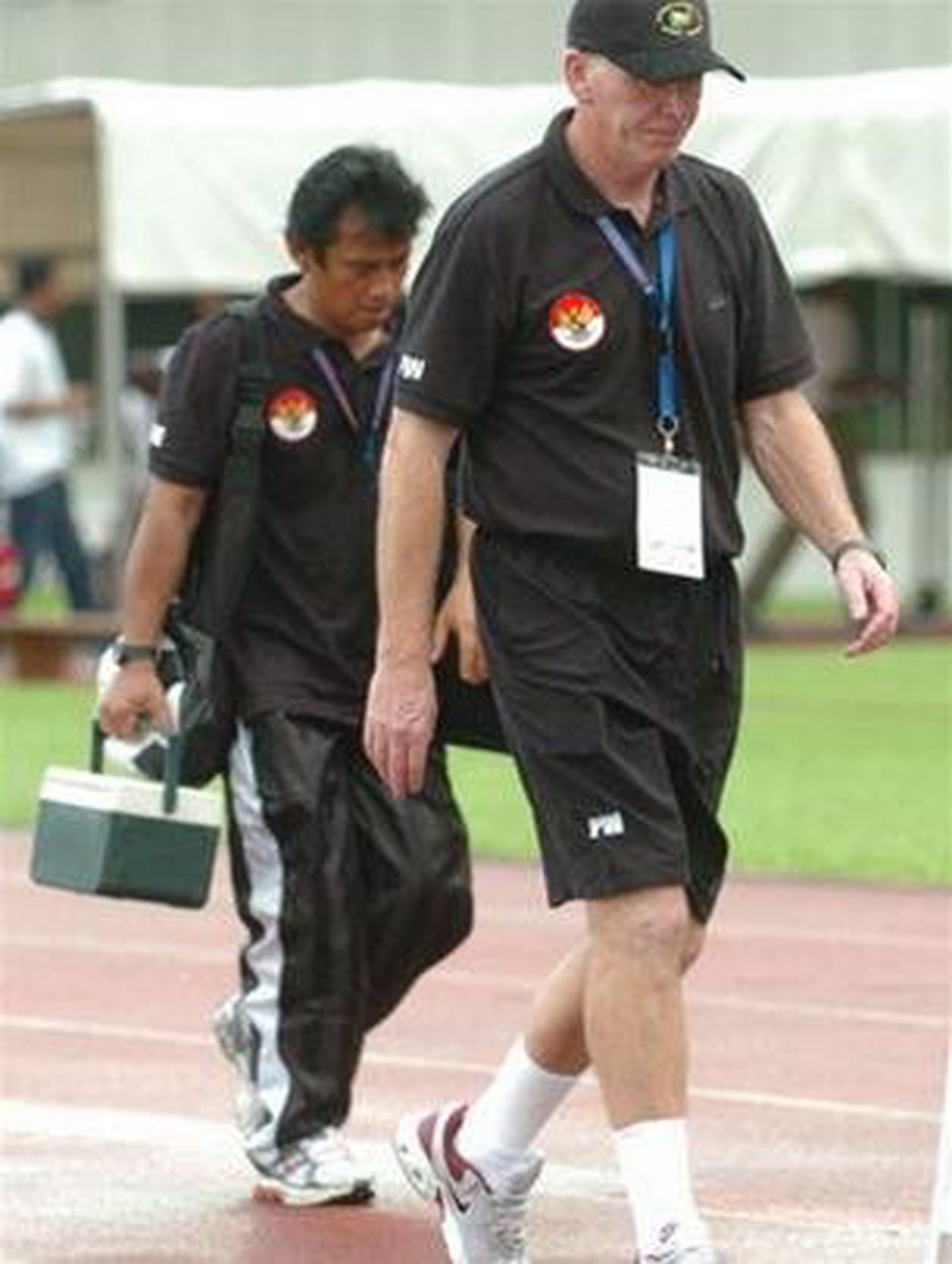 HLV Peter Withe bị sa thải - Tuổi Trẻ Online