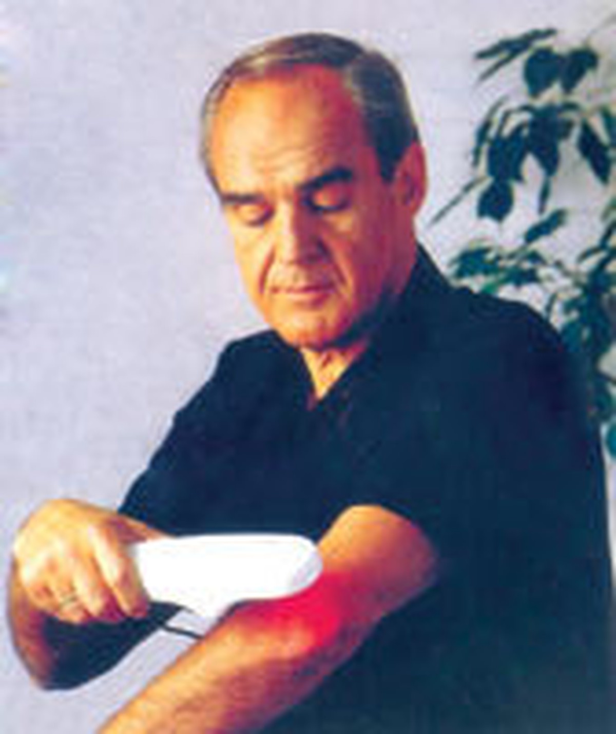 Điều trị viêm khớp hiệu quả với Biobeam 940 - Tuổi Trẻ Online