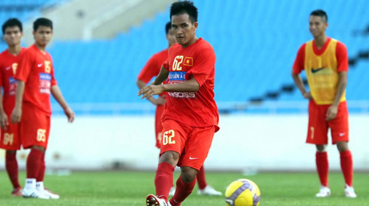 HLV Calisto quan tâm Sỹ Cường - Tuổi Trẻ Online