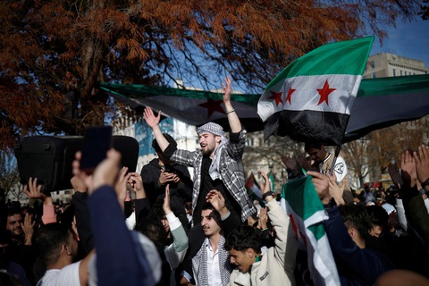 Điều gì dẫn đến sự sụp đổ chớp nhoáng của chính quyền Syria? - Tuổi Trẻ ...