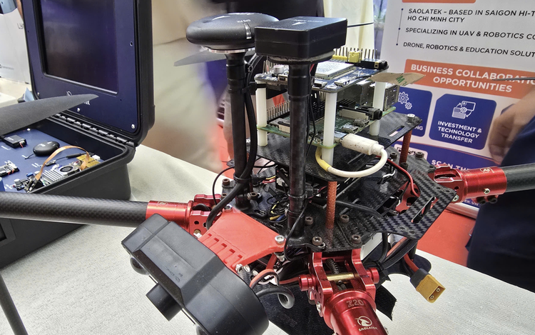 Ho Chi Minh City backs US semiconductor giant AMD’s R&D investment