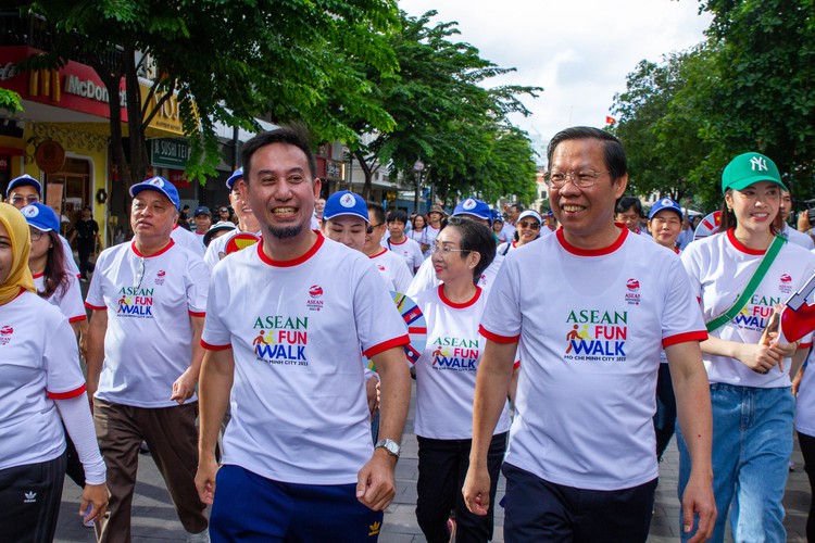 ASEAN Fun Walk 2023 attracts 800 people in Ho Chi Minh City