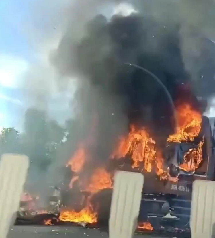 Container truck catches fire on southern Vietnam expressway