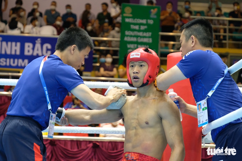 Hằng Nga, Thế Hưởng lấy vé tranh HCV kickboxing - Tuổi Trẻ Online